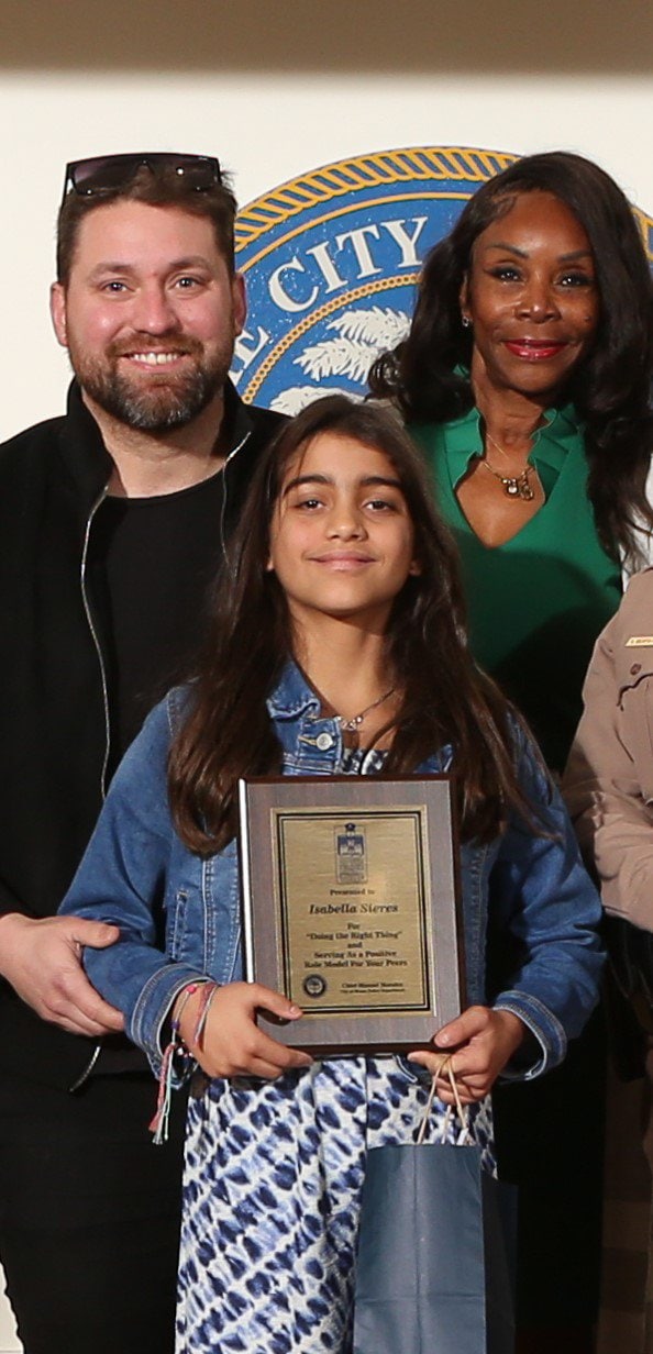 Isabella Sieres - Do the Right Thing